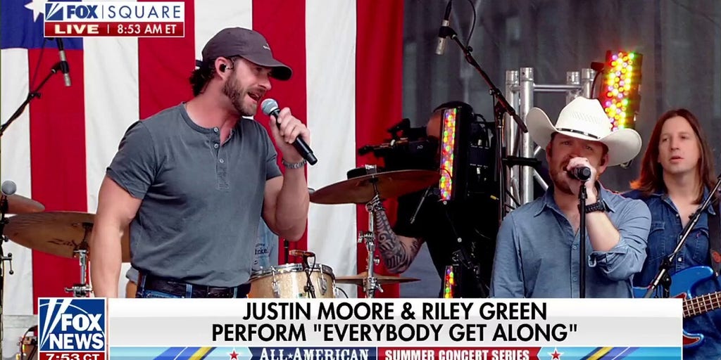 Justin Moore and Riley Green perform 'Everybody Get Along' on FOX ...