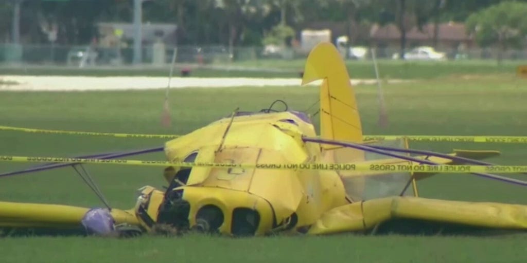 Florida banner plane crashes on airfield | Fox News Video