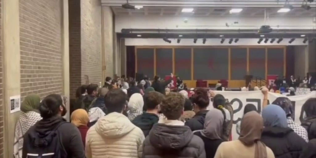 Pro-Palestinian protesters disrupt Rutgers University town hall | Fox ...