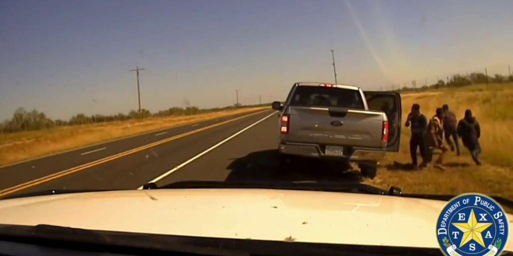 Migrants flee pickup truck during traffic stop near border in Texas ...
