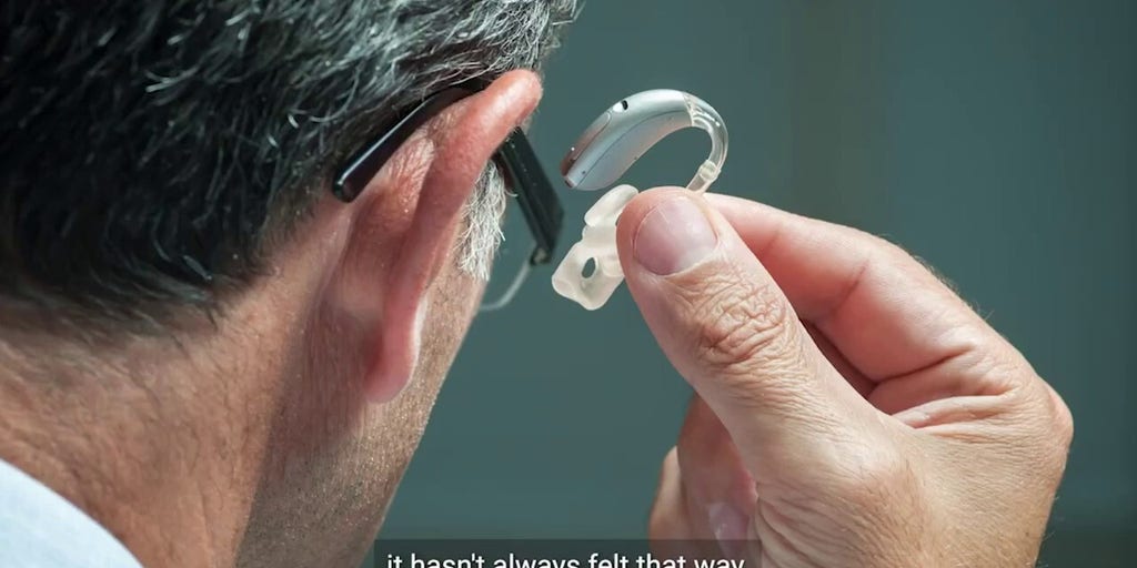 These high-tech glasses will subtitle real-life conversations | Fox ...