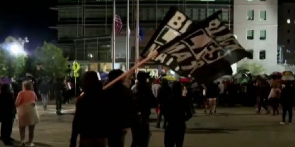 Protesters clash with police, demand justice in death of Daniel Prude ...