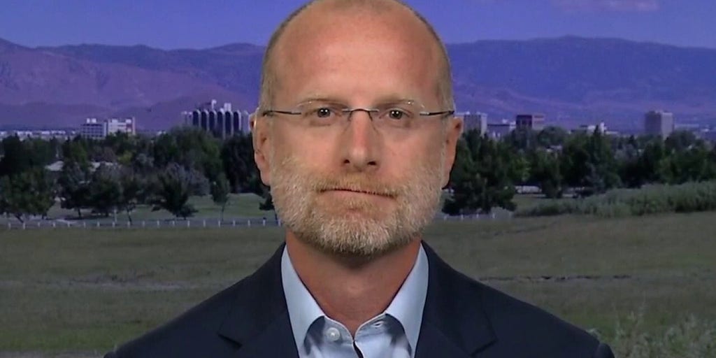 FCC Commissioner on social media accused of censoring conservatives ...