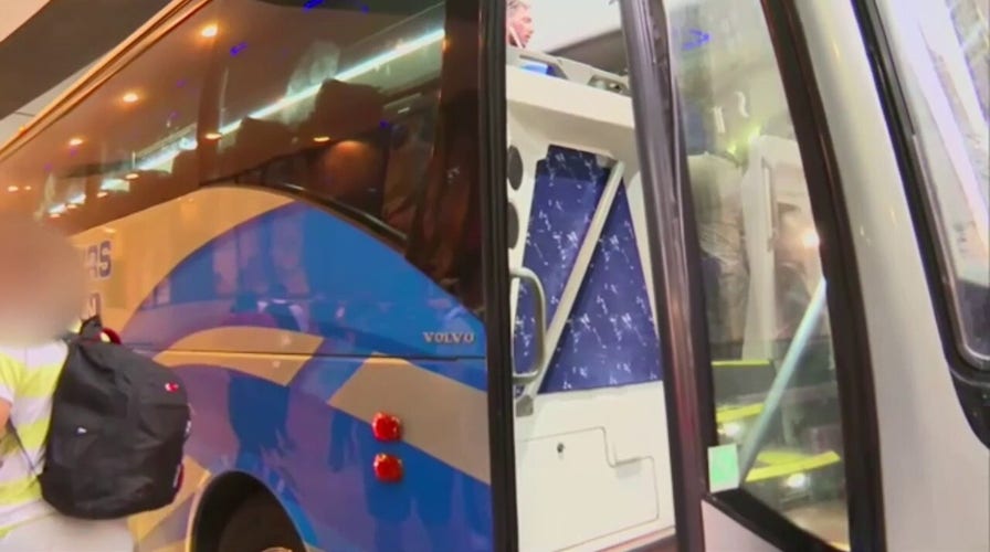 Texas sends buses of migrants to Chicago for first time, dropped off at ... Texas sends buses of migrants to Chicago for first time, dropped off at ...