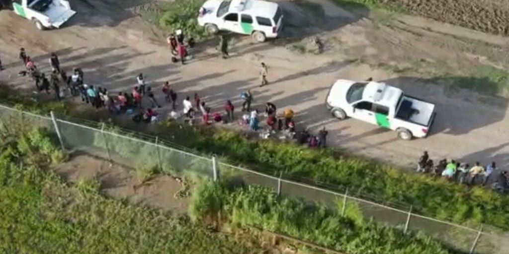 Texas plans to resume border wall construction | Fox News Video