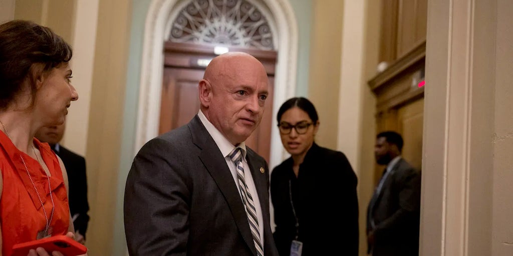 Sen. Mark Kelly blasts Democrats and Republicans on border security ...