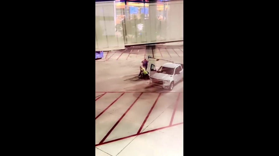 Man Arrested After New Orleans Tarmac Hatch Escape Dramatic Runway