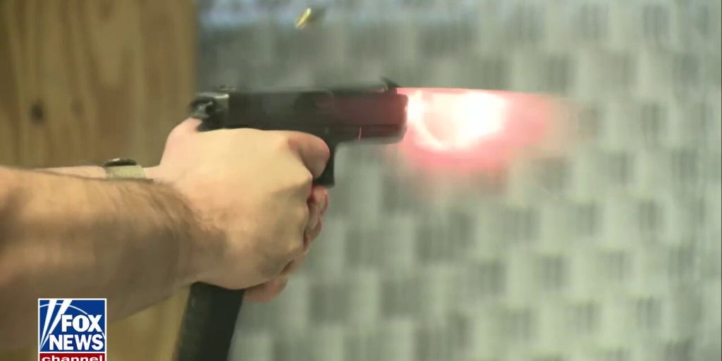 3D-printed 'Glock switch' turns handguns into machine guns | Fox News Video