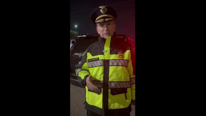 7 San Antonio police officers shot in confrontation with suspect with 3 prior arrests | Fox News