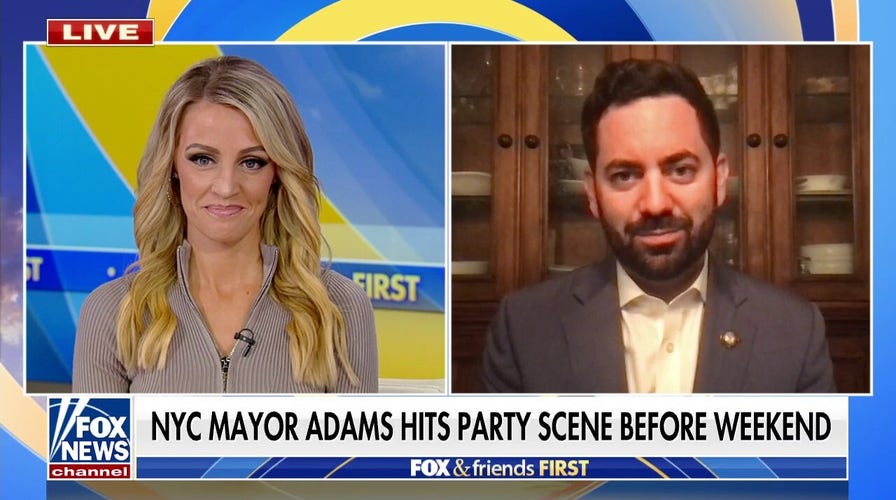 Ny Lawmaker Rips Mayor Adams As Nypd Sees Officer Exodus Stop