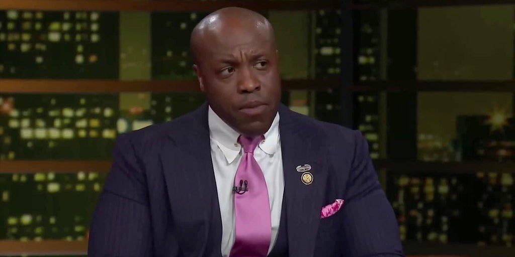 Wesley Hunt defends Trump's move to restore Robert E. Lee's name to ...