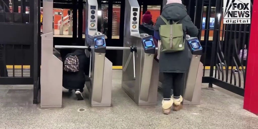 Turnstile 'spikes' installed in NYC's subways as Hochul announces new ...