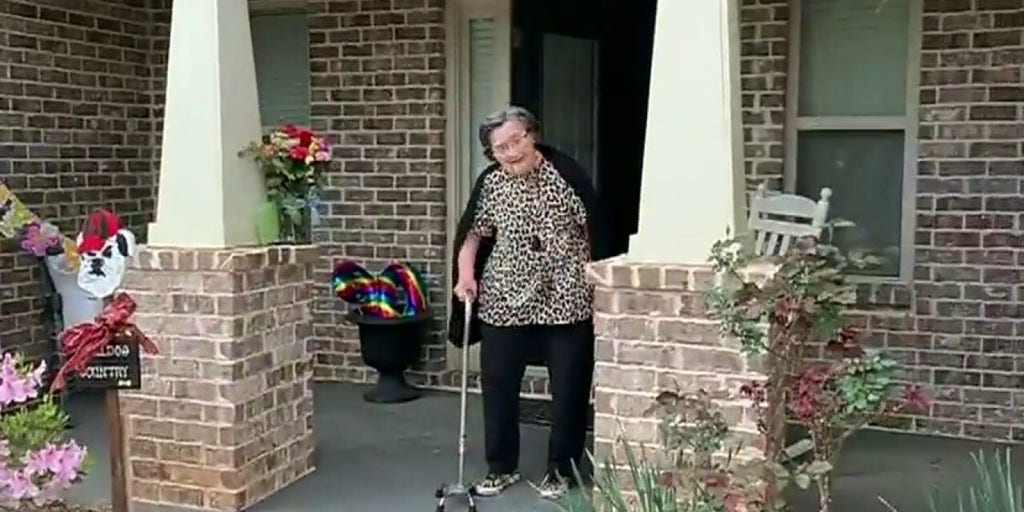 Neighborhood Celebrates Womans 90th Birthday From Sidewalk Fox News