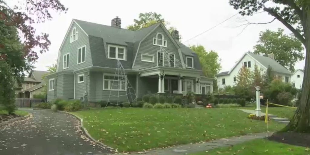 Netflix's 'The Watcher' house in New Jersey attracts unwanted attention ...