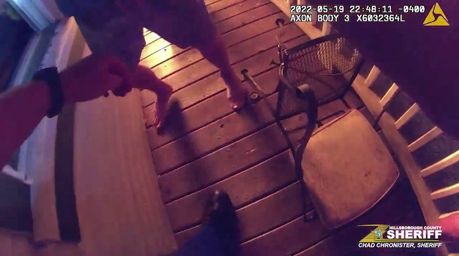 Florida sheriff's deputies rescue child from burning house | Fox News Florida sheriff's deputies rescue child from burning house | Fox News