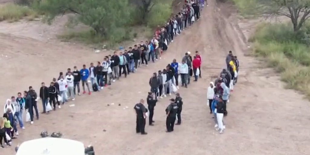 Democrat border mayor: This is a humanitarian crisis | Fox News Video