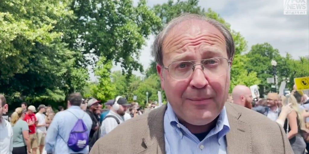Roe v. Wade overturned, citizens predict how historic decision might ...