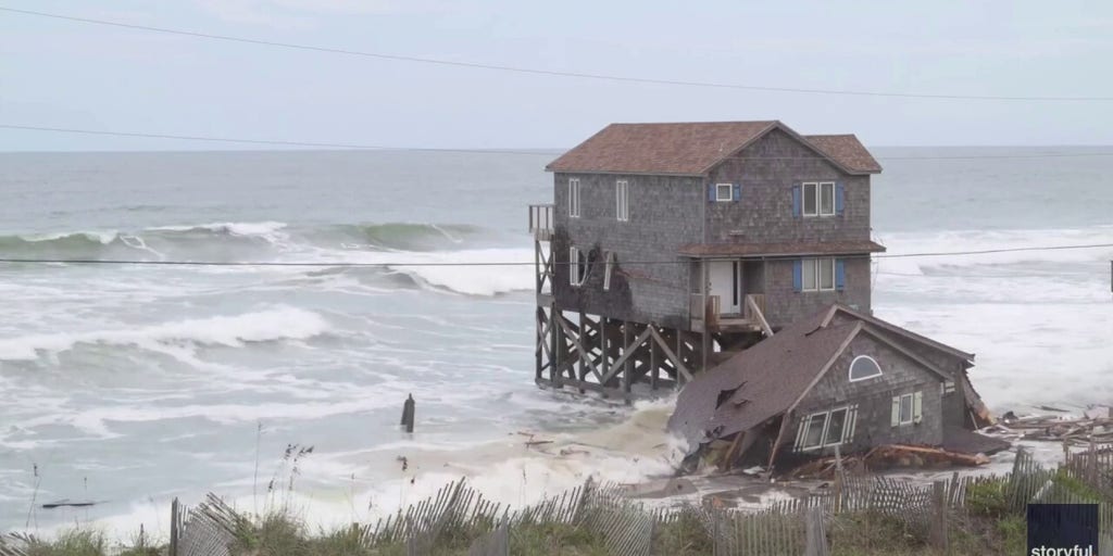 Vacant home on North Carolina's Outer Banks collapses into ocean during high tides | Fox News Video