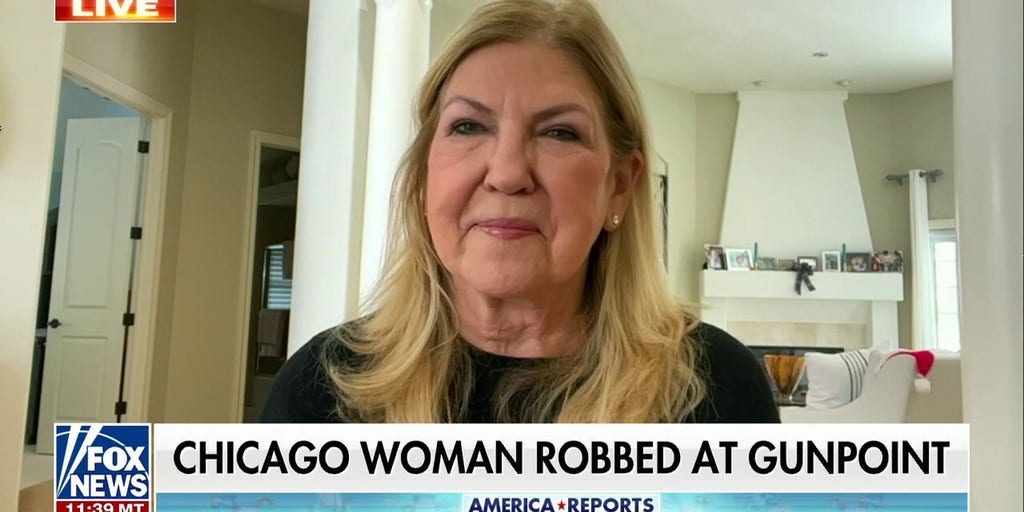 Chicago woman robbed at gunpoint: ‘We feel completely defenseless ...