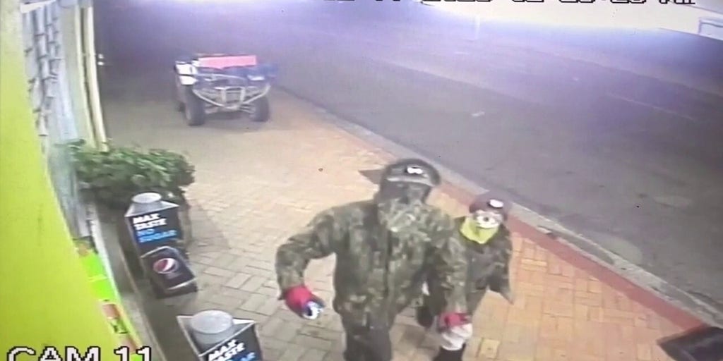 Fugitive dad who vanished with 3 children for 4 years caught on video ...