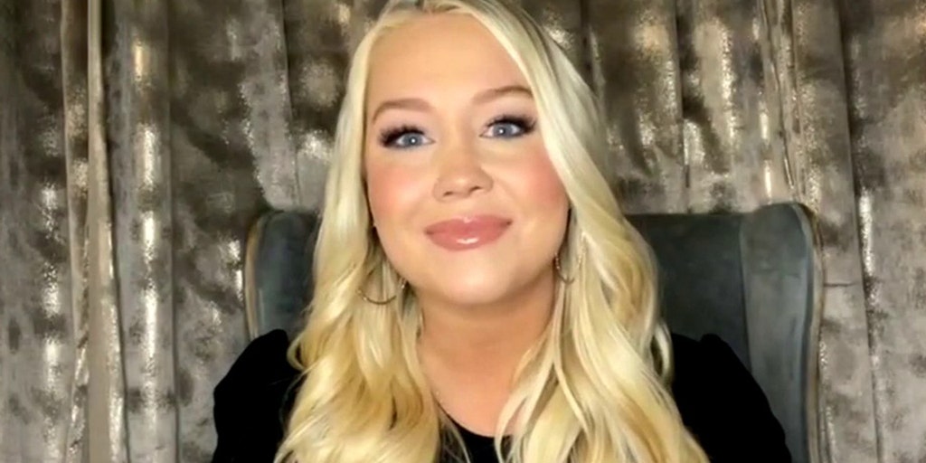 Country singer RaeLynn celebrates motherhood with new song 'She Chose ...