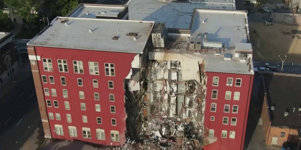 Davenport, Iowa apartment building partially collapses | Fox News Video