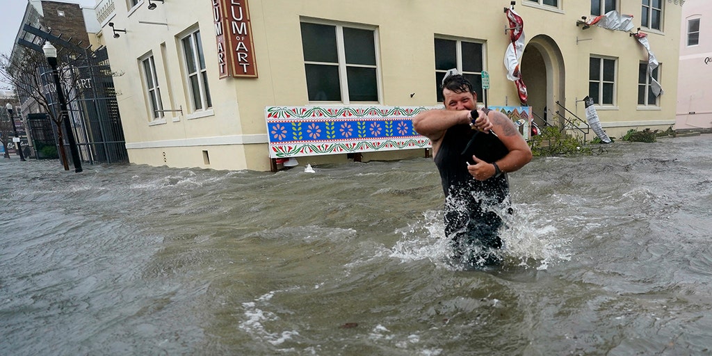 Strong winds cause destruction as Hurricane Sally moves across Gulf ...