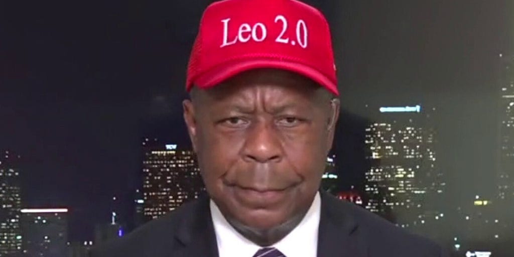 Leo Terrell: Lori Lightfoot is a 'political gangster' | Fox News Video