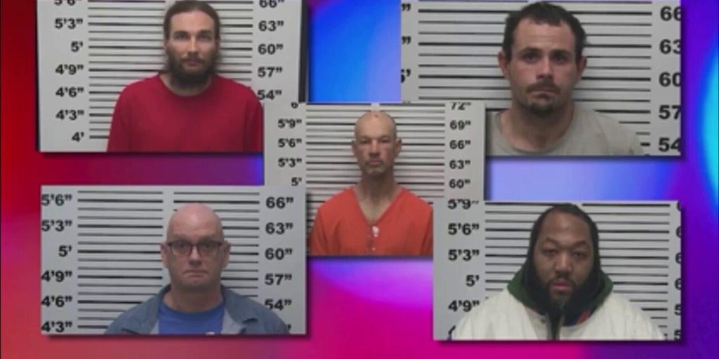 Missouri inmates escape prison, manhunt underway | Fox News Video