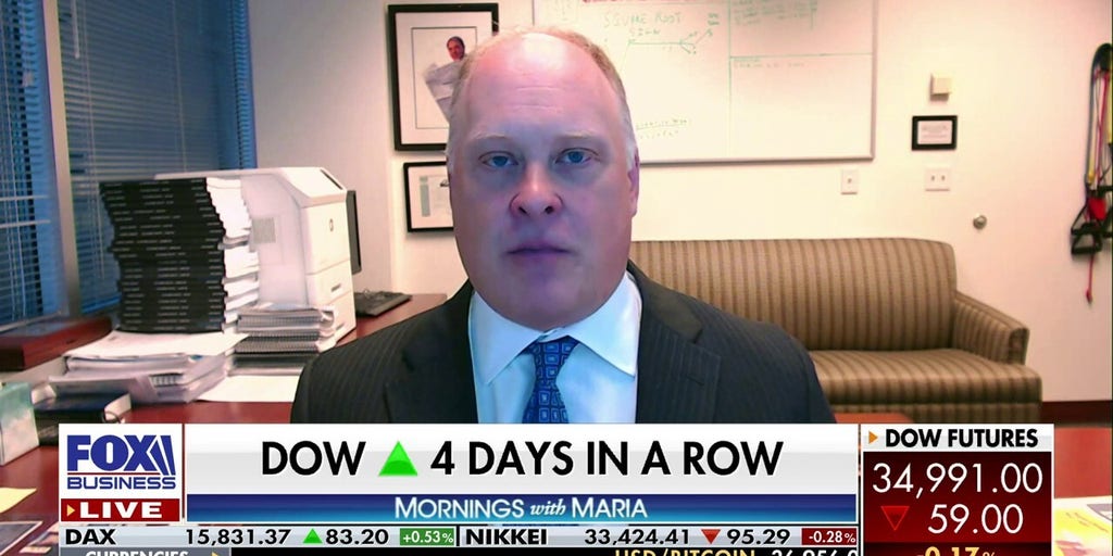 Piper Sandler's Craig Johnson predicts a 'solid year end rally' for the ...