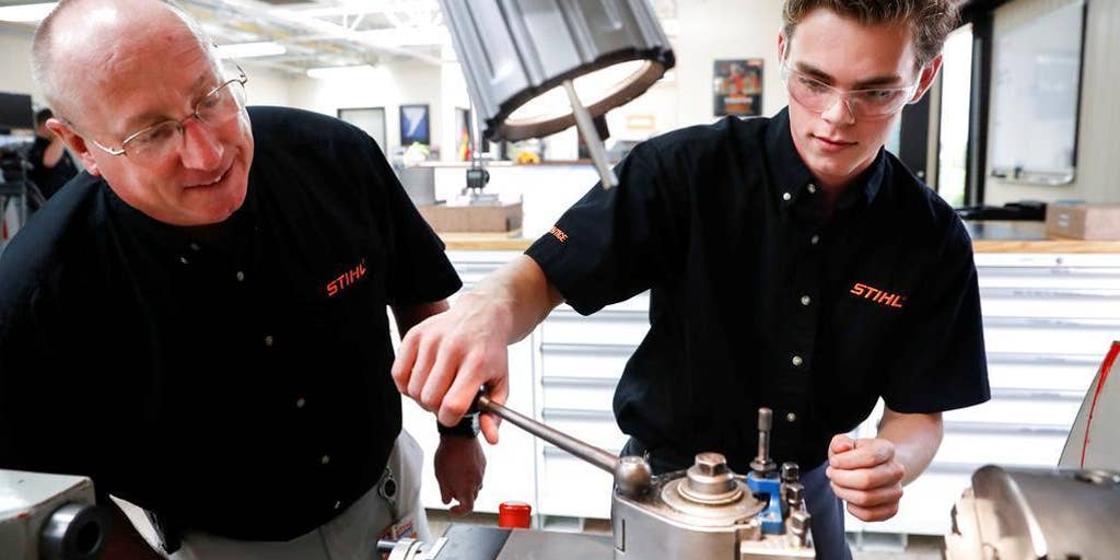 How do apprenticeship programs work? | Fox Business Video