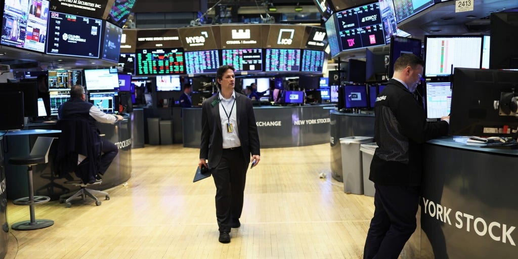 Market showing 'warning signs' of recession: Federated Hermes CIO | Fox ...