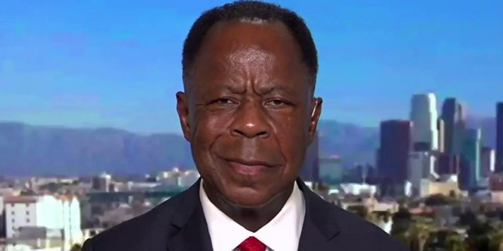 Leo Terrell: Hillary Clinton trying to 'demonize' Trump because polls ...