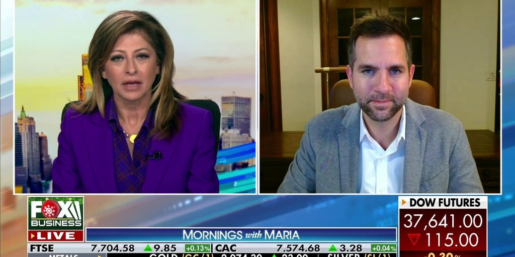 Investors are 'hoping for Santa' to gift one last rally: Adam Turnquist ...