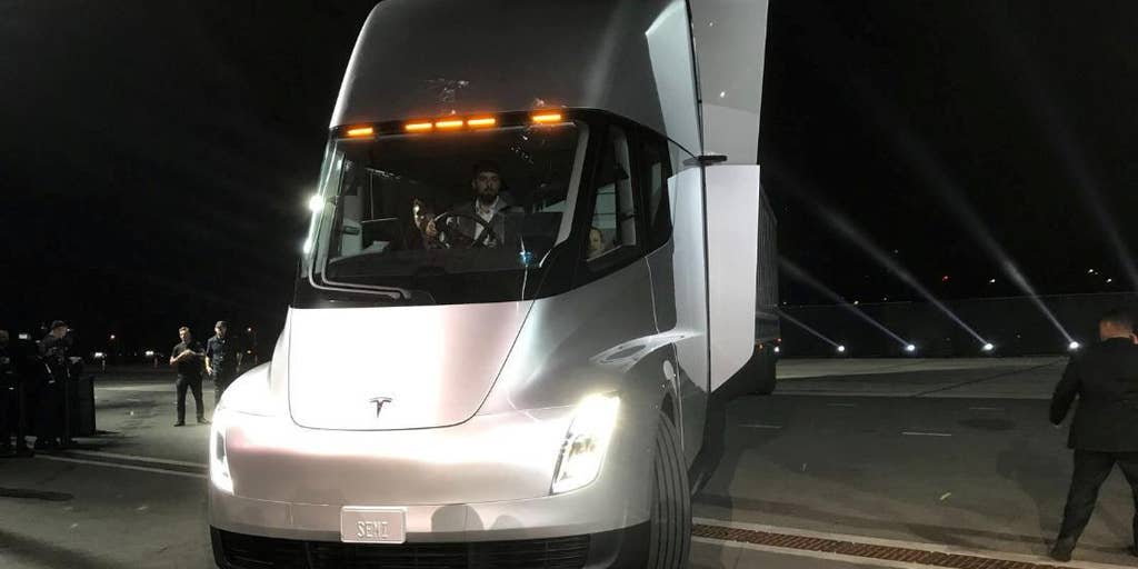 Revealed Teslas New Electric Semi Truck Fox Business Video