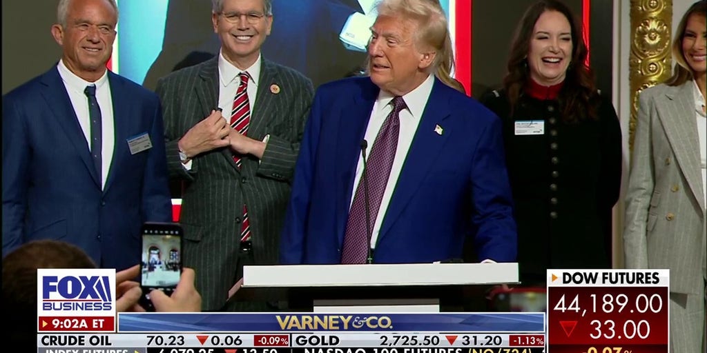 President-elect Donald Trump delivers remarks at NYSE ahead of opening ...