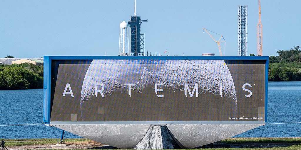 WATCH LIVE: NASA announces second company to build human landing system ...