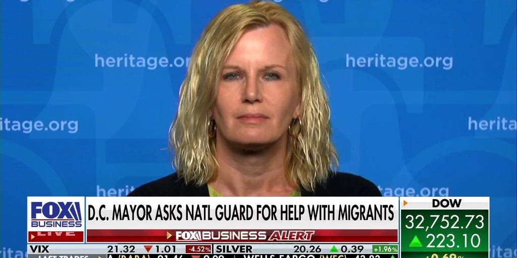 Texas busing migrants from southern border to D.C. puts a ‘spotlight ...