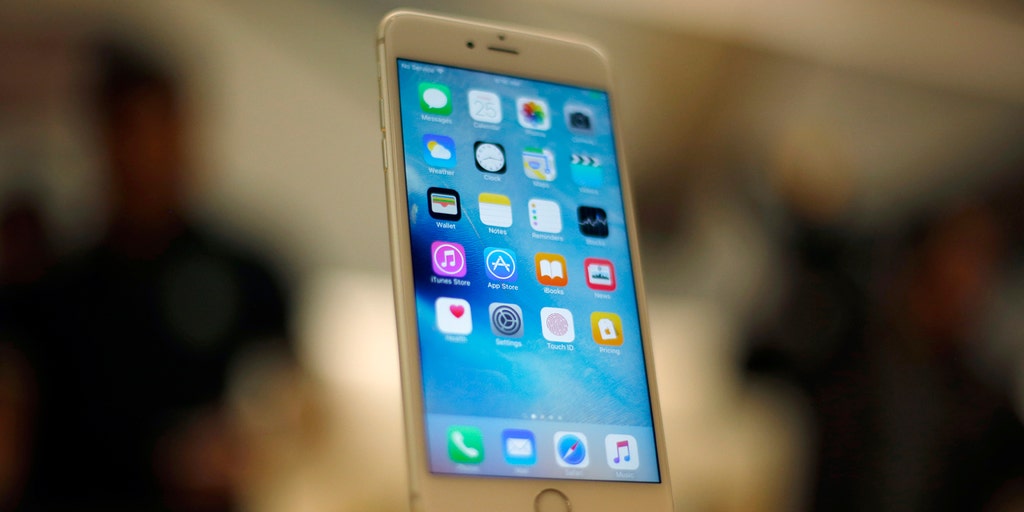 Lt. Col. Ralph. Peters sounds off on Tim Cook | Fox Business Video