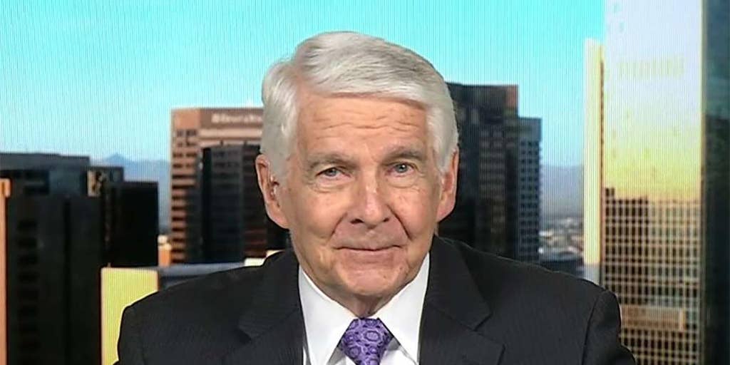 Former Microsoft COO on the jobs most at risk from AI advances | Fox ...