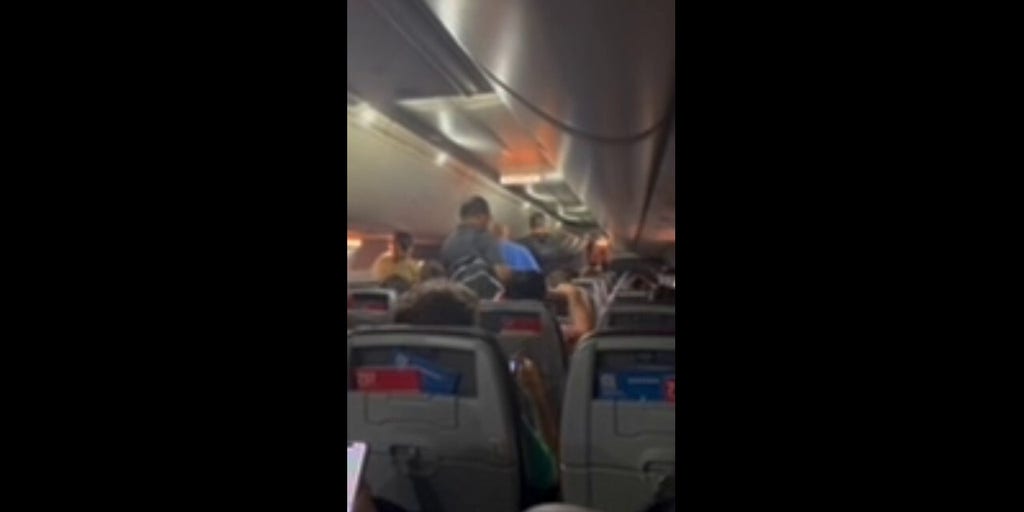 American Airlines passengers in Miami stuck on sweltering flight | Fox ...