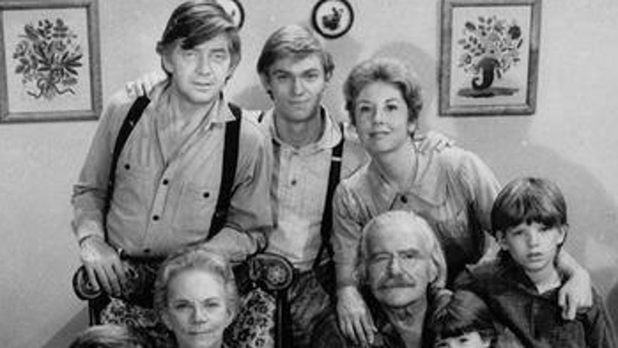 ‘The Waltons’ cast reveals secrets from set – All of Beer