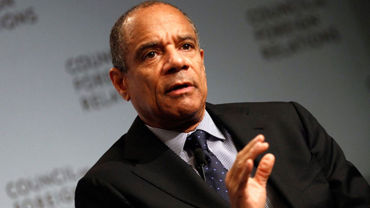 American Express CEO Chenault On Thin Ice, Company Possibly in Play ...