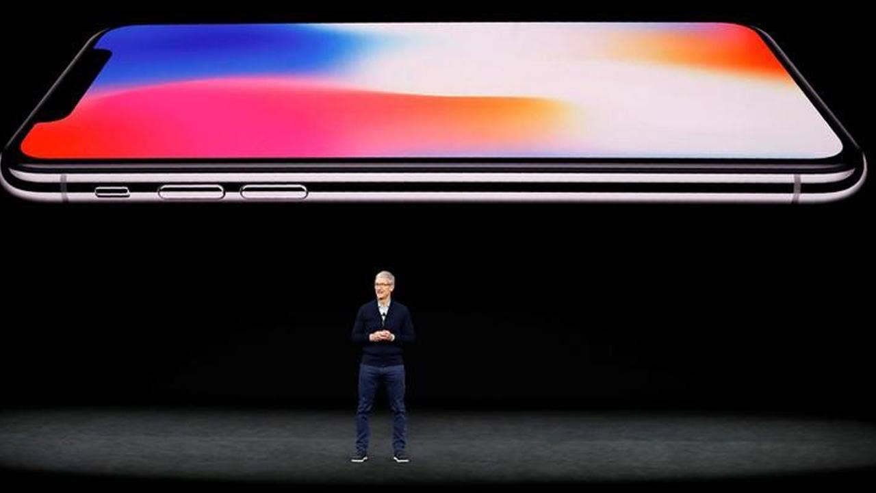 Apple iPhone X Face ID feature has identical Murray twins in a digital ...