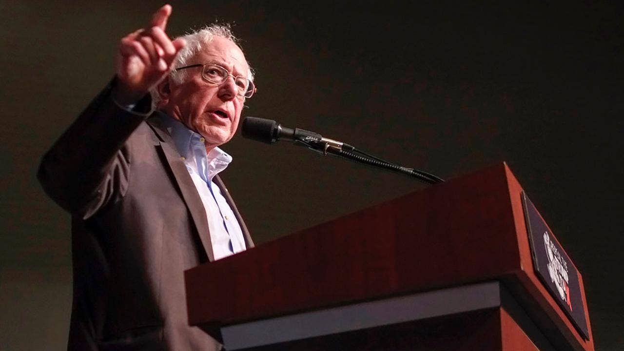 Bernie Sanders slams Howard Schultz for being a billionaire | Fox Business