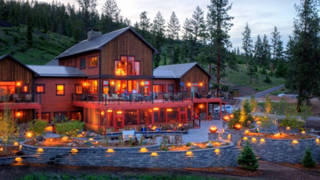 Hot Houses: Modern Miami luxury and a wild west retreat | Fox News Video