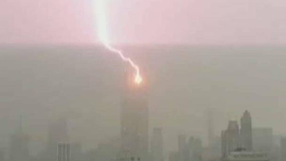 Watch lightning hit the Empire State Building in spectacular video ... Watch lightning hit the Empire State Building in spectacular video ...