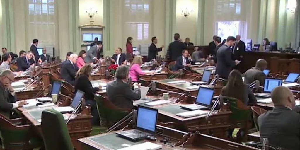 California lawmakers approve 'sanctuary state' bill | Fox News Video California lawmakers approve 'sanctuary state' bill | Fox News Video