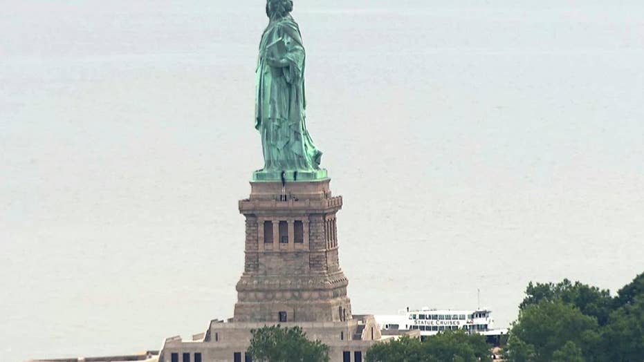 Statue of Liberty climber attends anti-Trump protests, previously ...