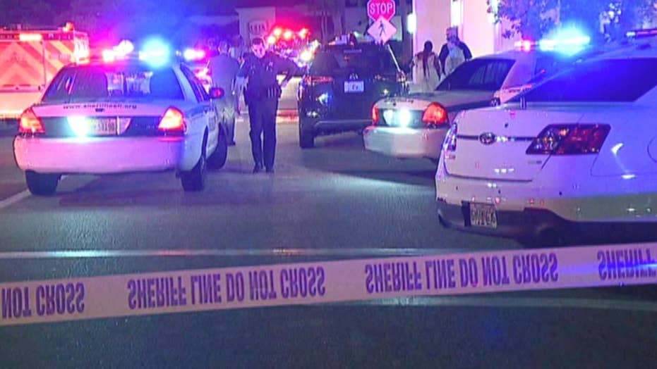 Florida shopping center shooting leaves 2 dead; shooter fled, police ...